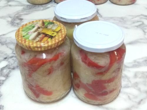 Calamada-ze-zeli-a-paprik-zavarovani-zelenina-recept - vareni-peceni.cz